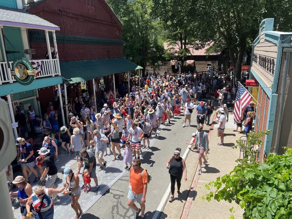 The Mountain Messenger